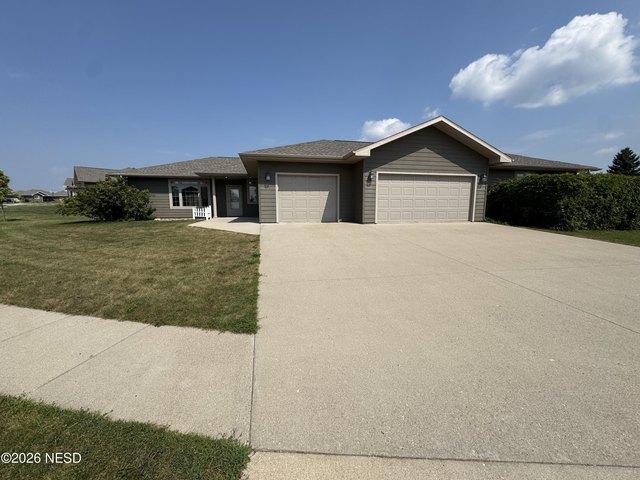 1008 Oak Dr NE, Watertown, SD 57201