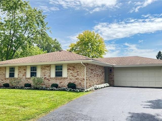 1008 Old Stone Ct, Centerville, OH 45459
