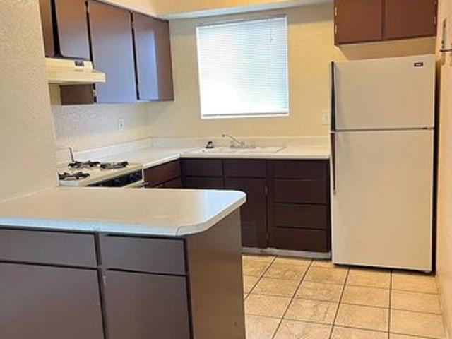 1008 Alvarado Dr SE, Albuquerque, NM 87108