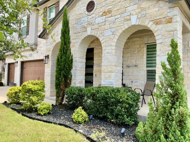 1008 Brenham Ln