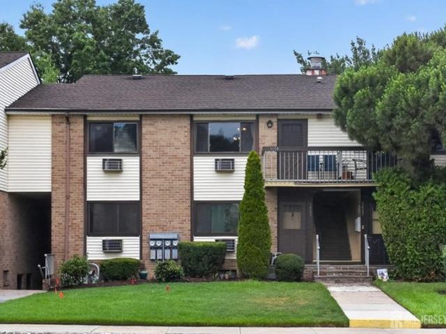 1008 Cricket Ln, Woodbridge Proper, NJ 07095