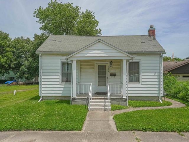1008 Decatur St, Lincoln, IL 62656