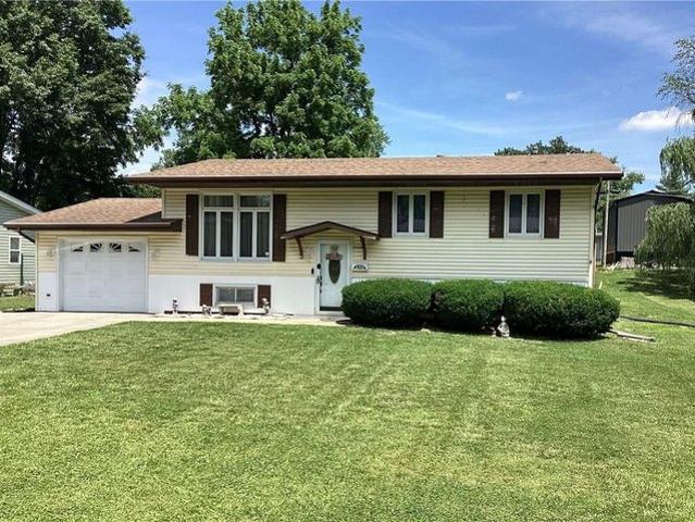 1008 E Grove Pl, Effingham, IL 62401