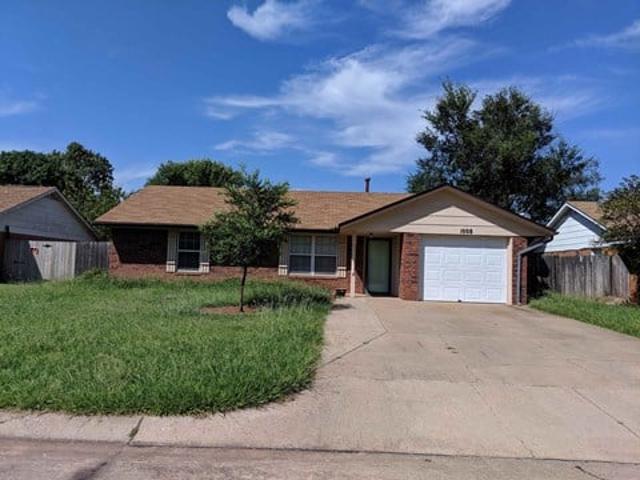 1008 East Ridgecrest Avenue 3/1.5 1180 sqft