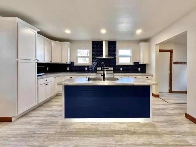1008 Giles St, Stoughton, WI 53589