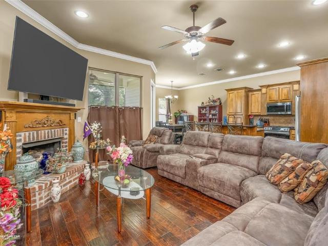 1008 Green Wood Circle