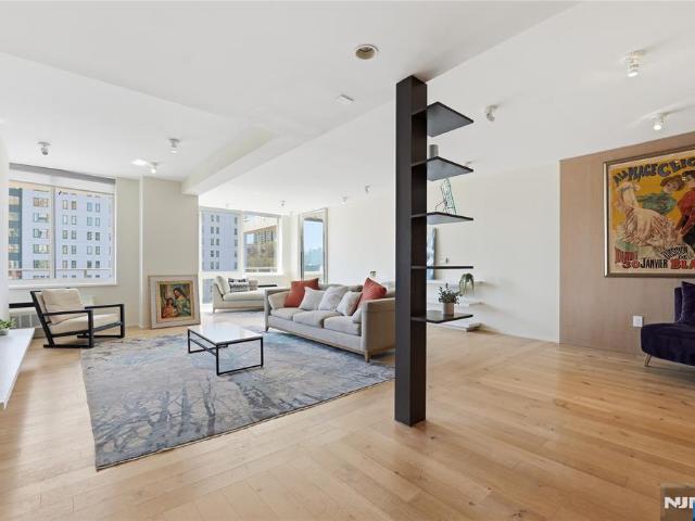1008 Hudson Park