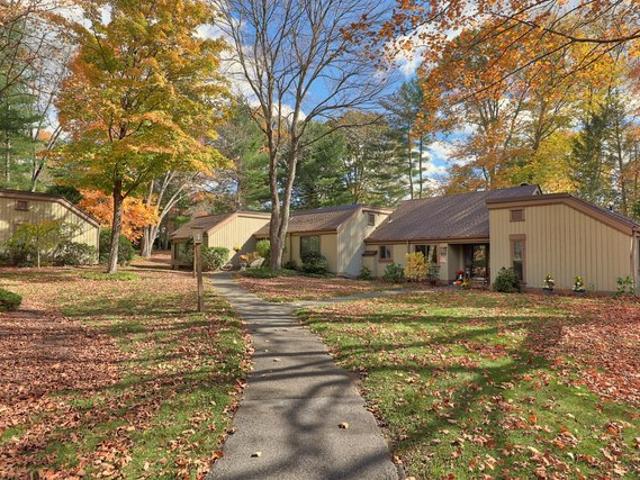 1008 Heritage Vlg Unit B, Southbury, CT 06488
