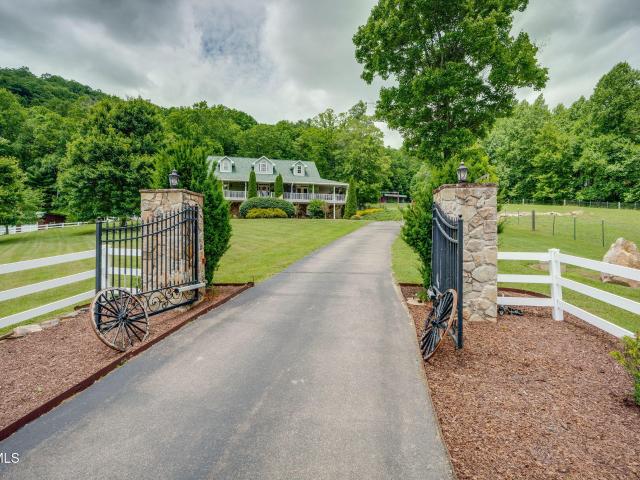 1008 Holly Meadow Road