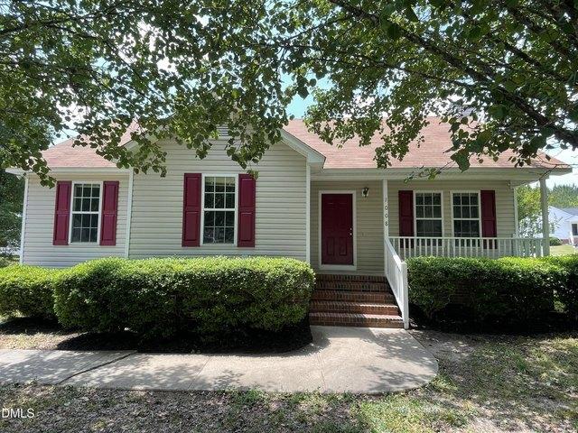 1008 Laurel Leaf Rd, Zebulon, NC 27597