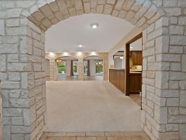 1008 Loch Lomond Dr, Arlington, TX 76012 | MLS #21212