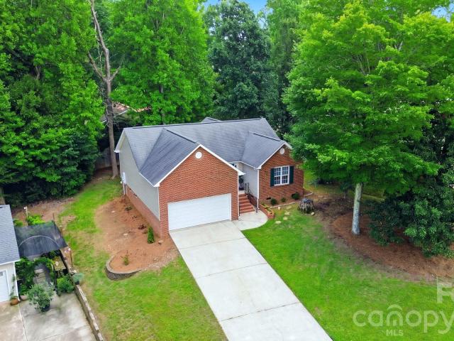 1008 Raywood Court