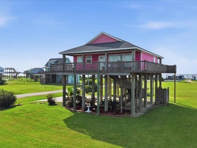 1008 Rollover Cir, Gilchrist, TX 77617