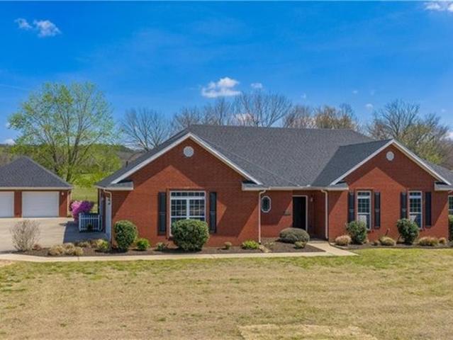 1008 Stockburger Ave, West Fork, AR 72774