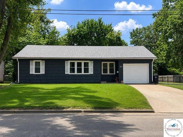 1008 Sue Ln, Sedalia, MO 65301