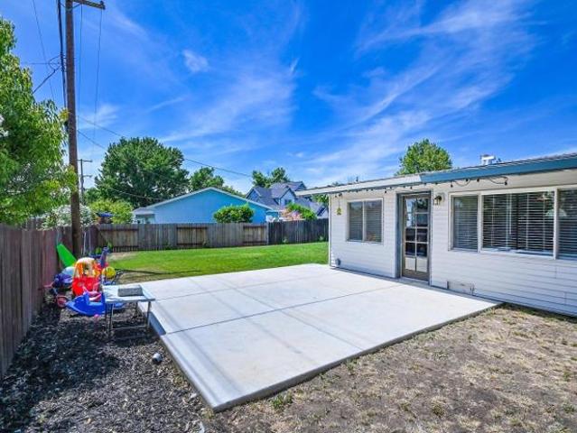 1008 Sunset Dr, Roseville, CA 95678
