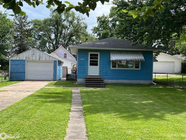 1008 S 5th St, Burlington, IA 52601