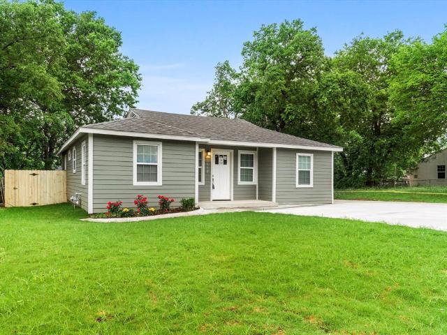 1008 Schieffer Ave, Fort Worth, TX 76110 | MLS #21257 | Compass