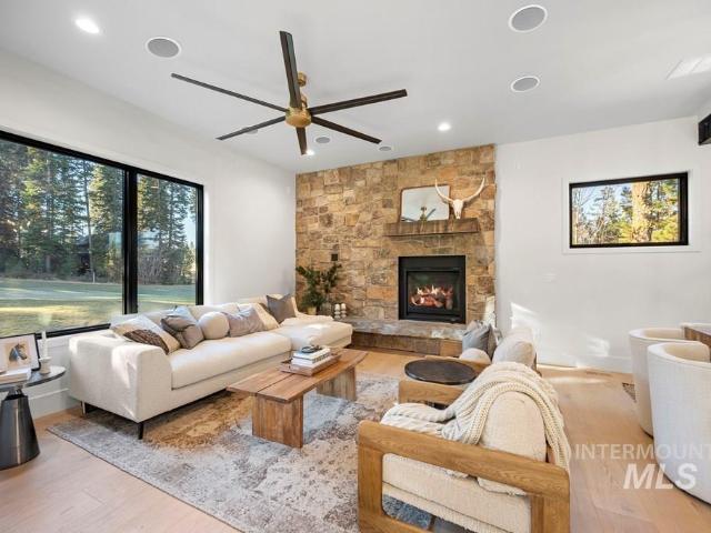 1008 Violet Way