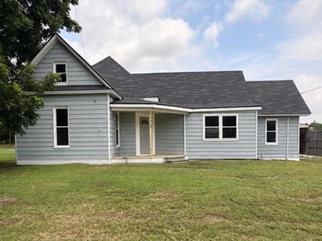 1008 W 12th St, Bonham, TX 75418
