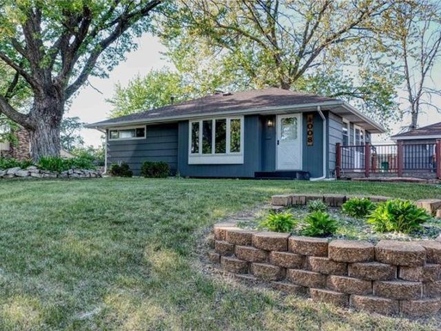 1008 W 80 1/2 St, Bloomington, MN 55420