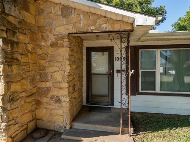 1008 W Hamilton St, Olney, TX 76374 | Compass