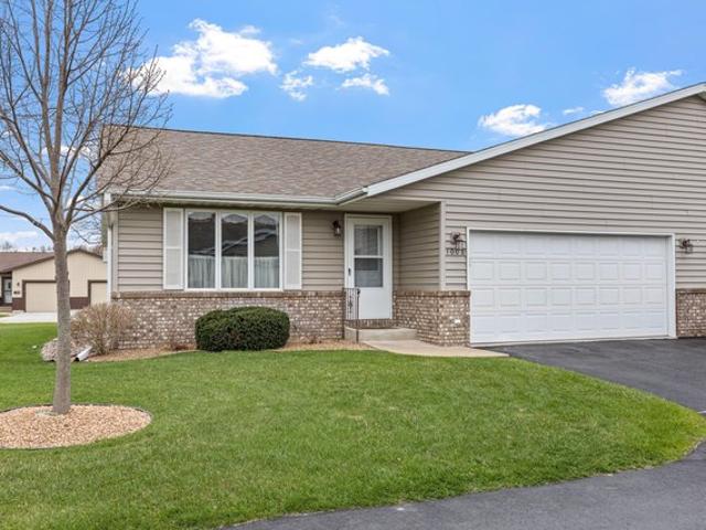 1008 Whispering Winds Pl N, Onalaska, WI 54650