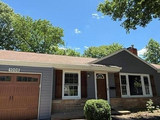 1008 Woodgate Dr, Kirkwood, MO 63122