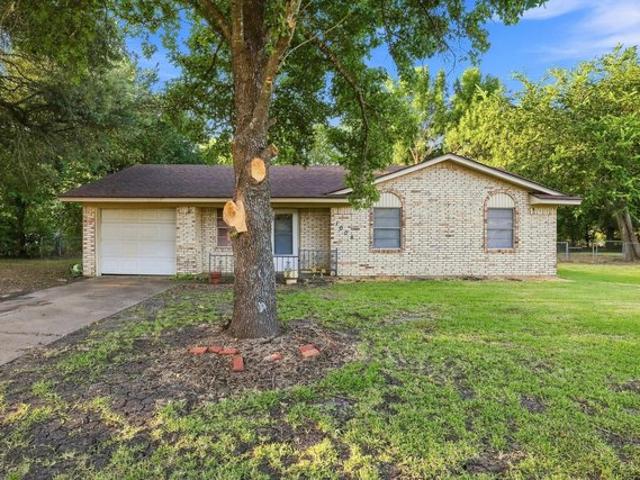1008 Yeager St, Honey Grove, TX 75446