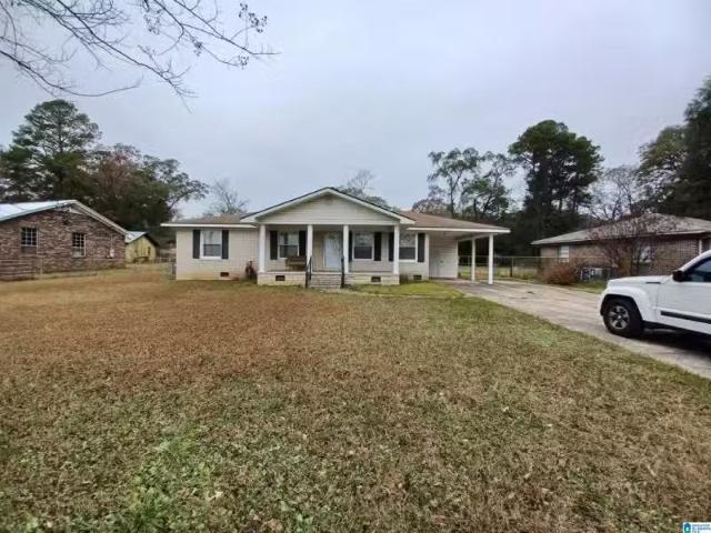 1008 26TH AVE N, HUEYTOWN, AL 35023