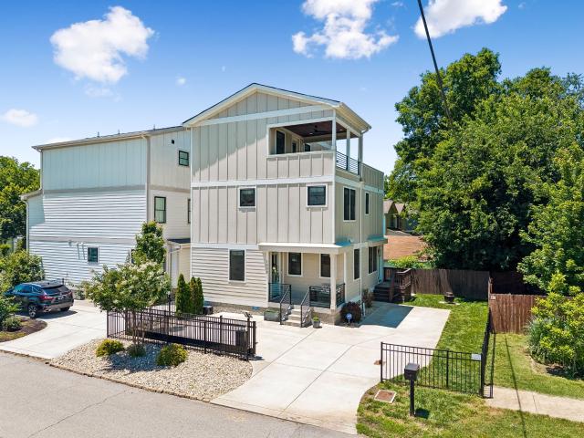 1008 59th Ave N