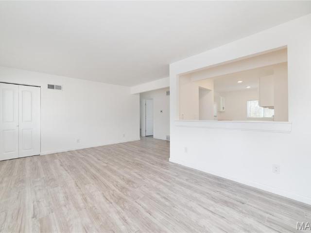 10093 Viscount Dr, St. Louis, MO 63136 | MLS #25077 | Compass