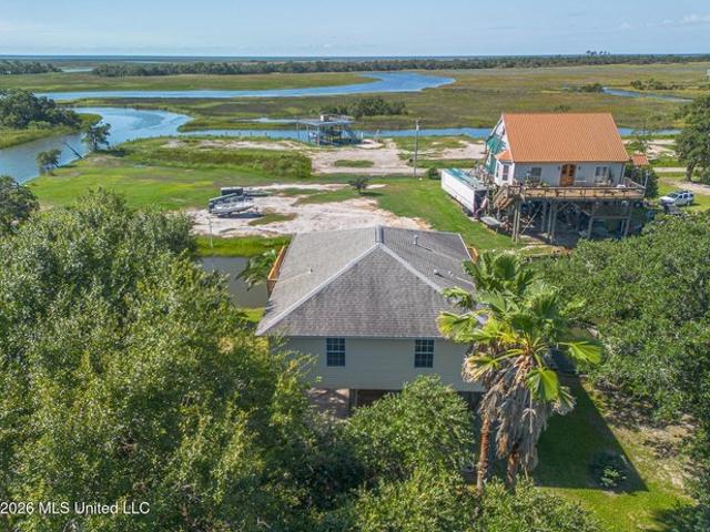 10091 E Bayou Rd, Bay Saint Louis, MS 39520