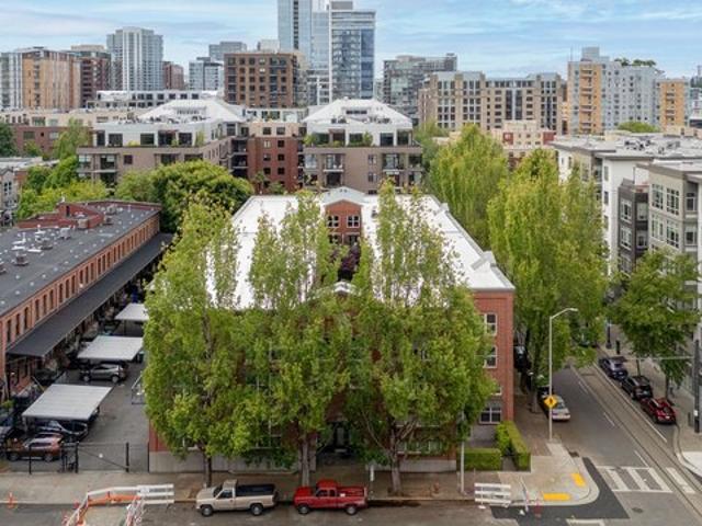 1009 NW Hoyt St Apt 210, Portland, OR 97209