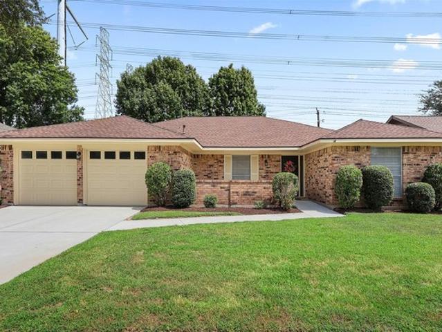 1009 N Amy Dr, Deer Park, TX 77536