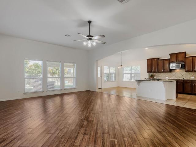 1009 N Ash Cv