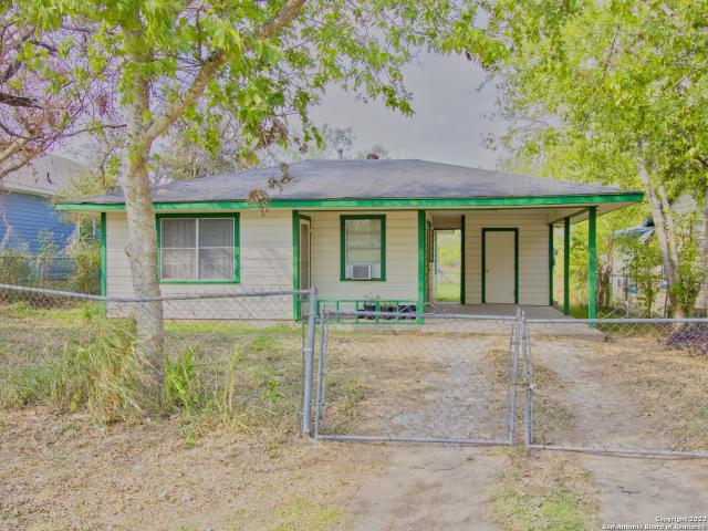 1009 N Esplanade St, Karnes City, TX 78118 | MLS #1737 | Compass