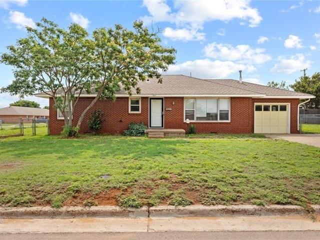 1009 N Illinois St, Weatherford, OK 73096