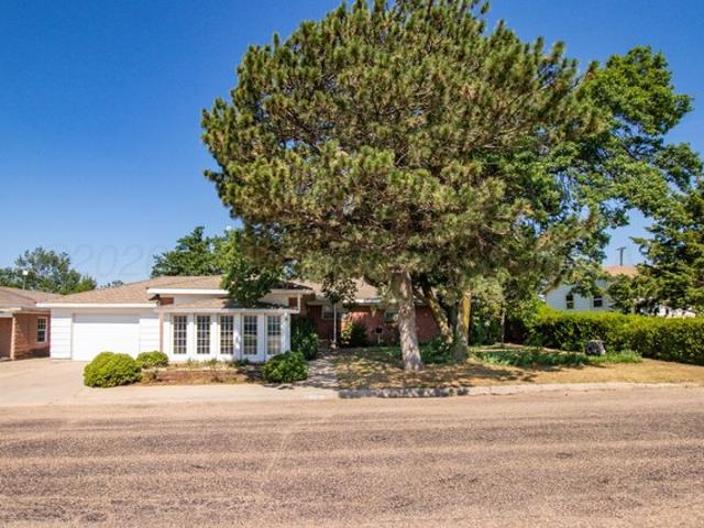 1009 N Main St, McLean, TX 79057