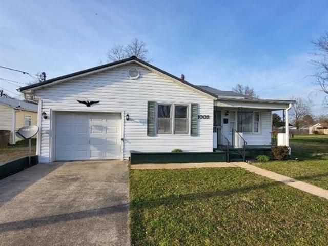 1009 Nickey St, Poplar Bluff, MO 63901