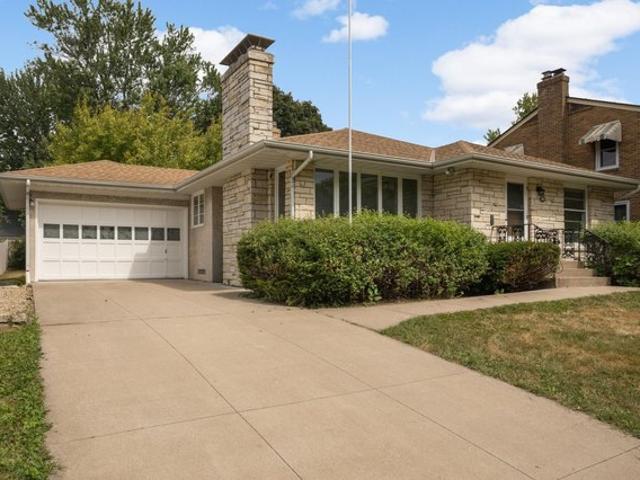 1009 Orange Ave E, Saint Paul, MN 55106