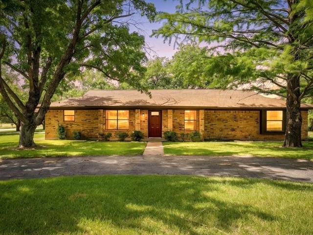 1009 Abbie Ln, Glen Rose, TX 76043