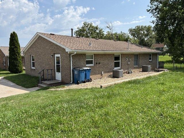 1009 and 1011 14th St, Silvis, IL 61282