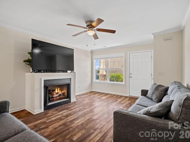 1009 Baldwin Commons Drive