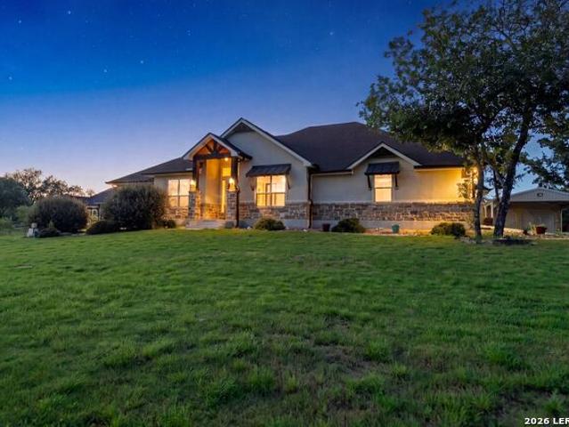 1009 Bluebonnet Ln