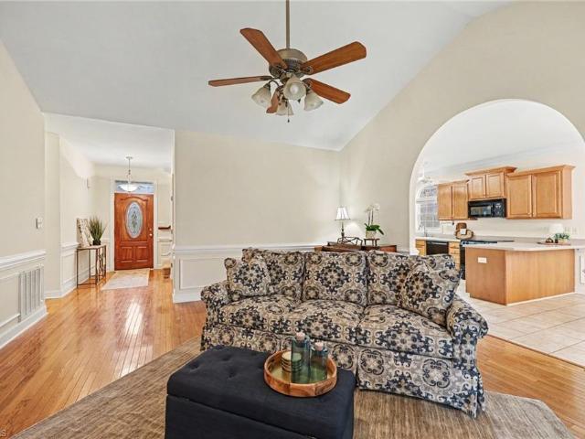 1009 Bradford Lane