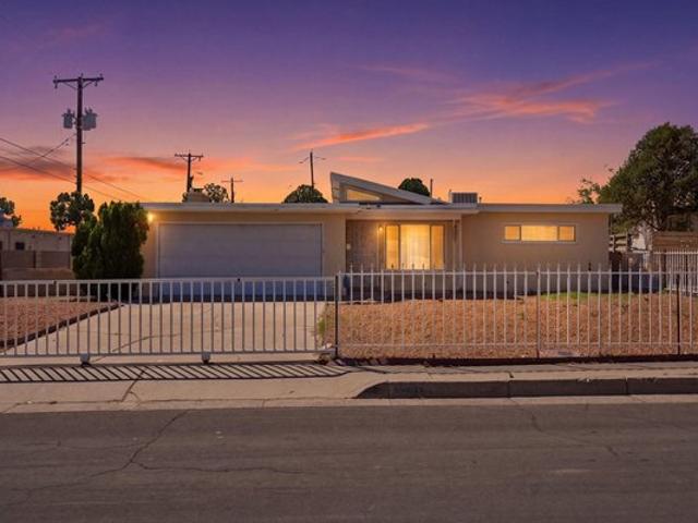 1009 Dakota St NE, Albuquerque, NM 87110