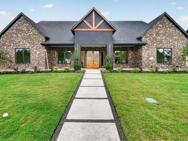 1009 Devonshire Dr S, Forney, TX 75126