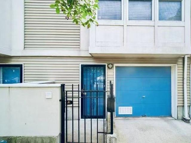 1009 E 61st St, Chicago, IL 60637