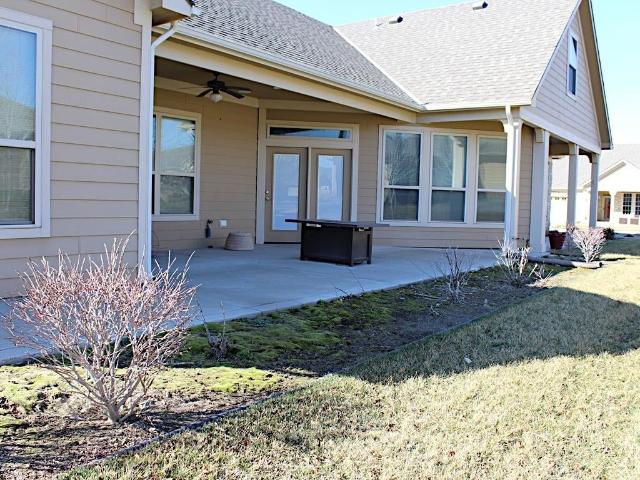 1009 E Cross Creek Pl, Derby, KS